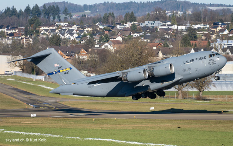 04-4130 United States Air Force C-17A – skyland.ch